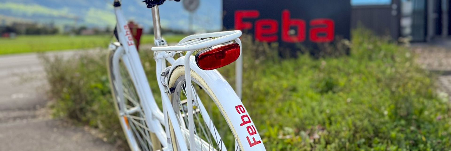 Umweltschonend und flexibel auf zwei Rädern | Feba Fassadenbauteile AG